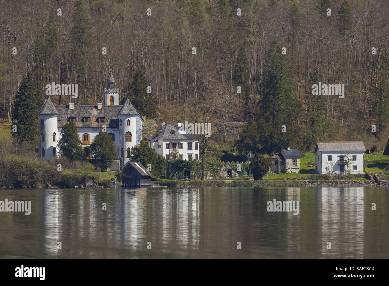 Panorama, Lake Hallstatt, Grub Castle, reflection Stock Photo - Alamy
