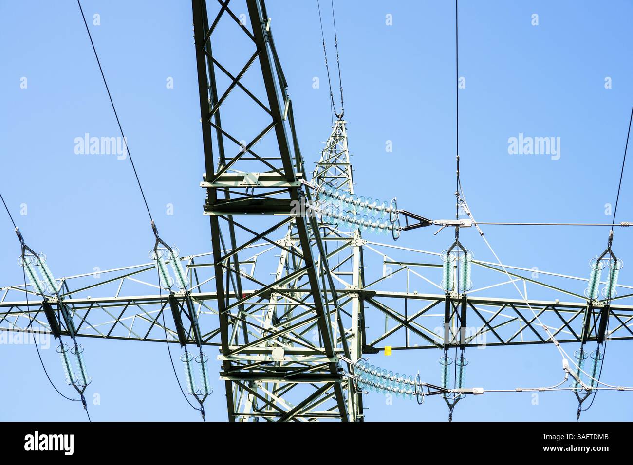 Hv cables hi-res stock photography and images - Alamy