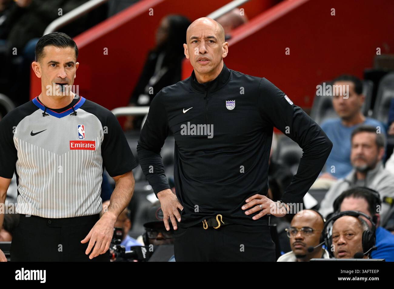 Sacramento Kings head coach Doug Christie, right, and referee Zach ...