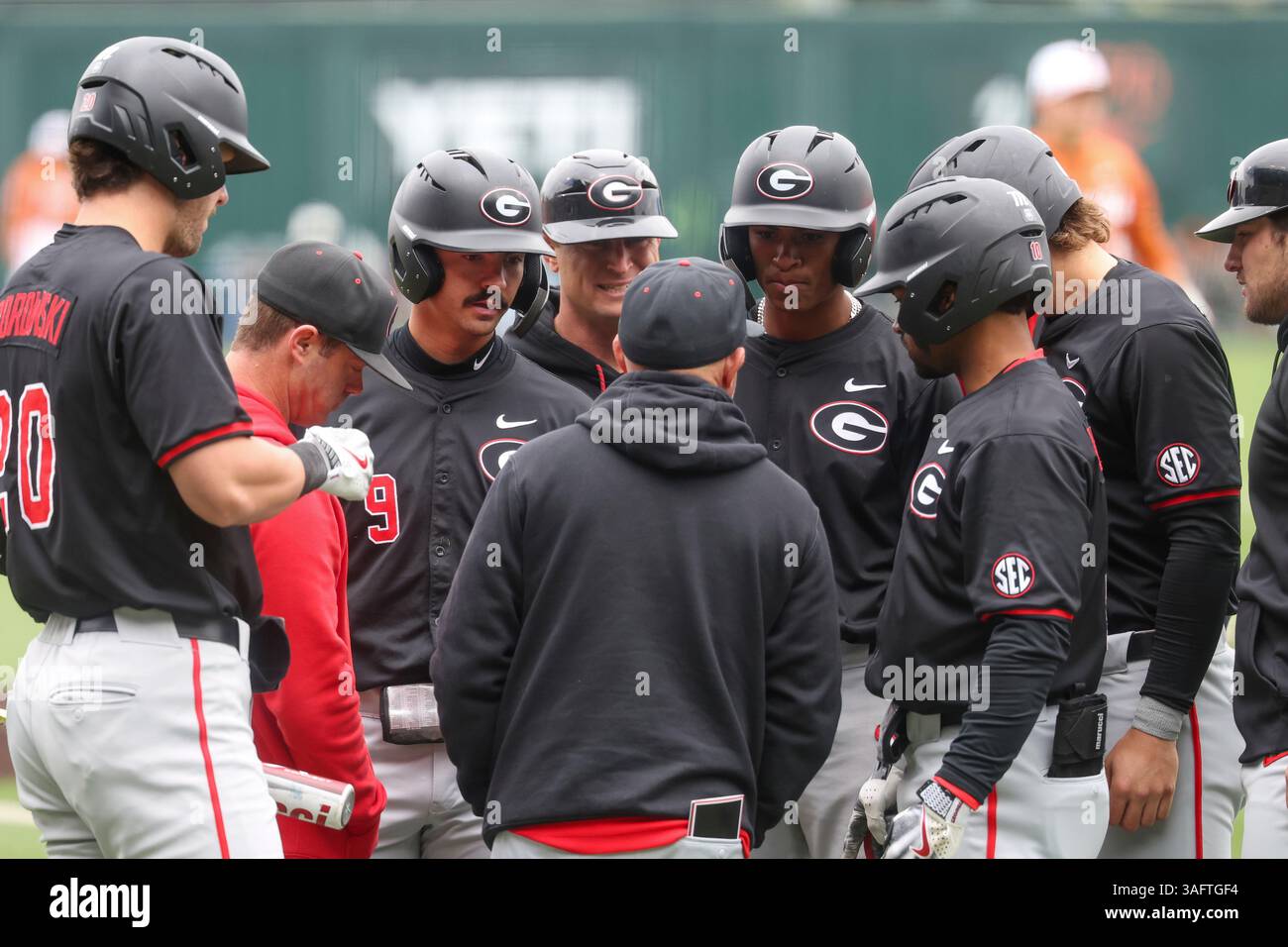 AUSTIN, TX - APRIL 06: Georgia players talk to Georgia head coach Wes ...