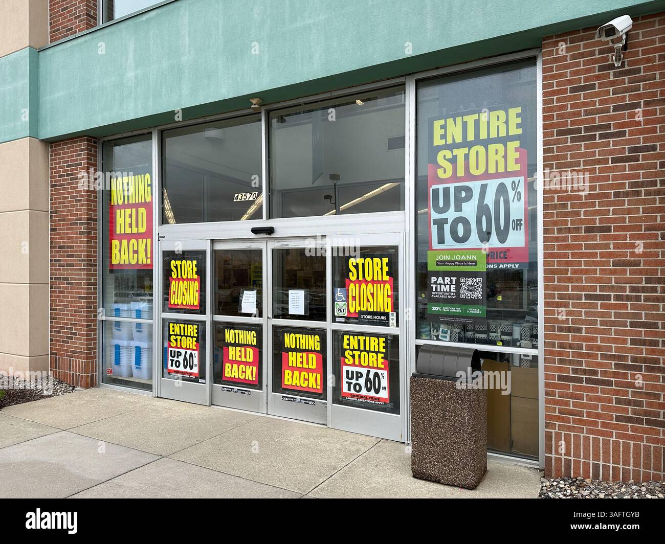 Going out of business 2025 hi-res stock photography and images - Alamy