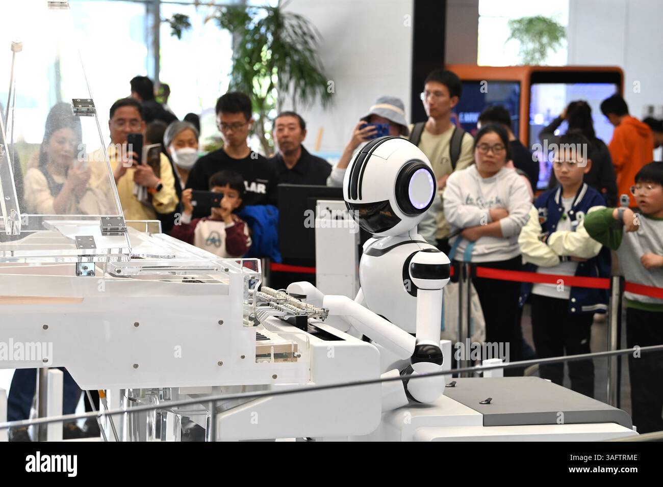 2025 china humanoid robot hi-res stock photography and images - Alamy