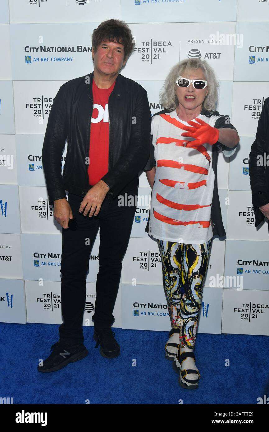 Musician Clem Burke and singer/songwriter Debbie Harry attend "Blondie ...
