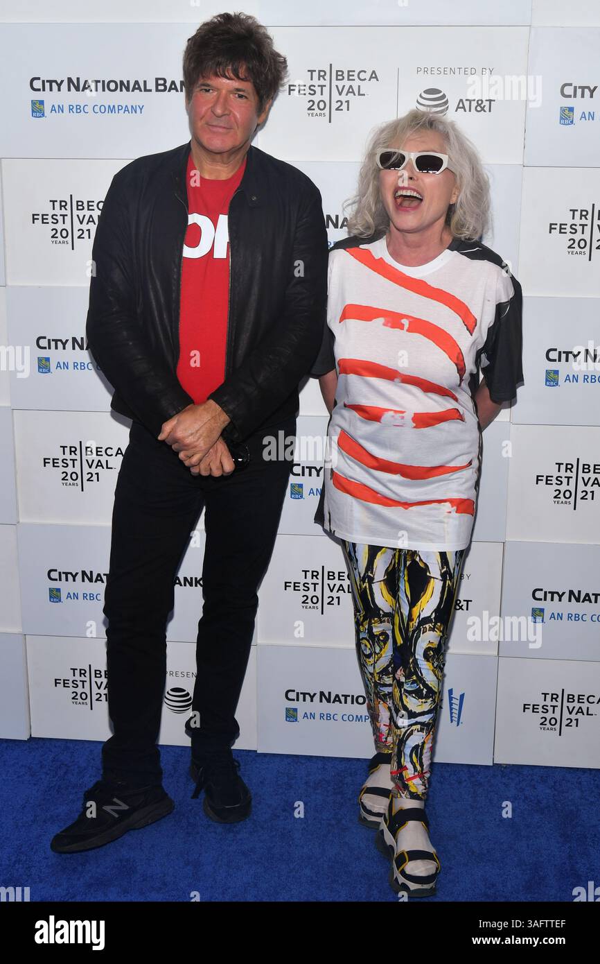 Musician Clem Burke and singer/songwriter Debbie Harry attend "Blondie ...