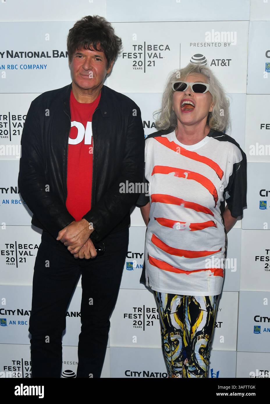 Musician Clem Burke and singer/songwriter Debbie Harry attend "Blondie ...