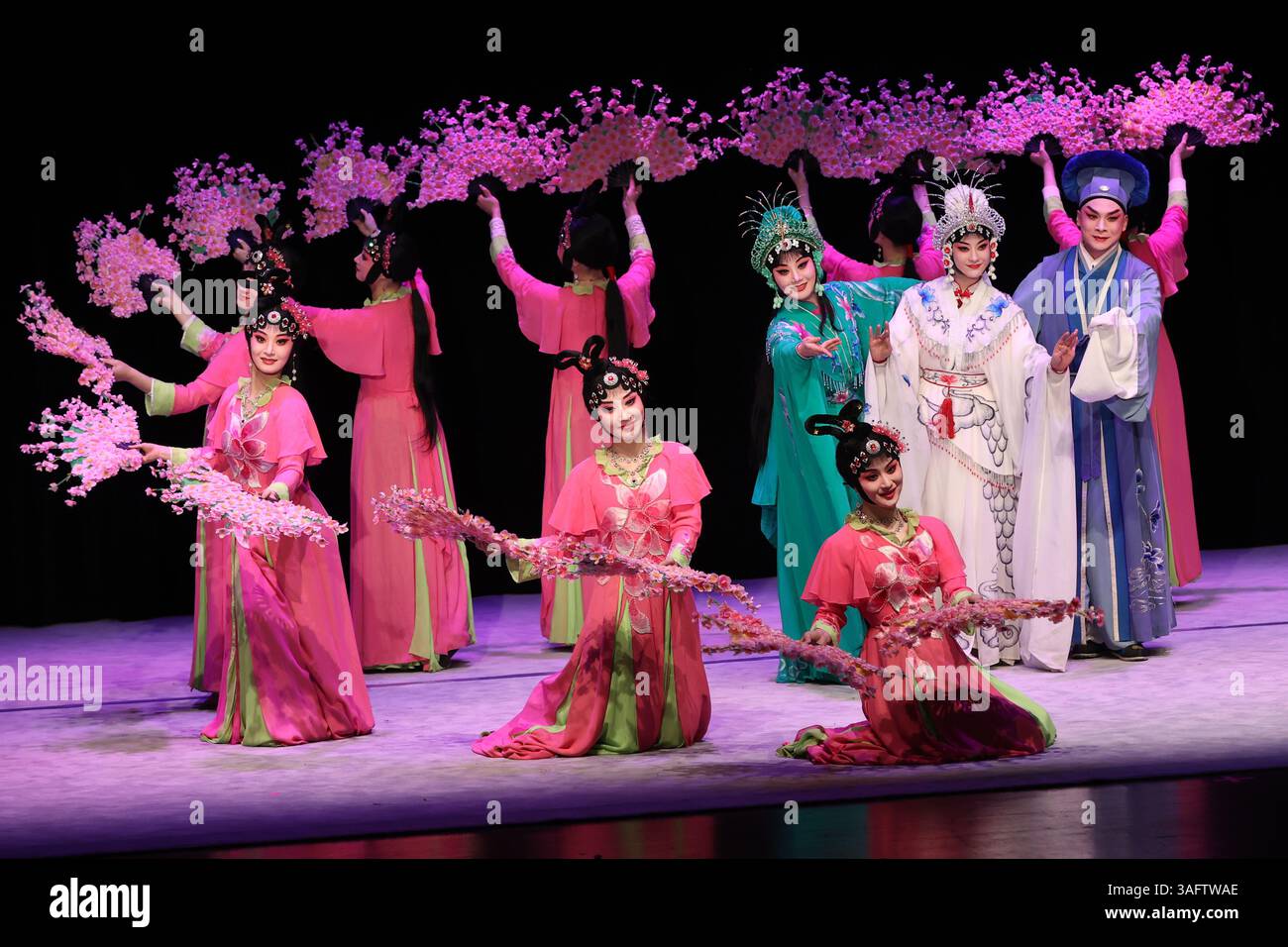 Beijing, Austria. 5th Apr, 2025. Artists perform the traditional ...