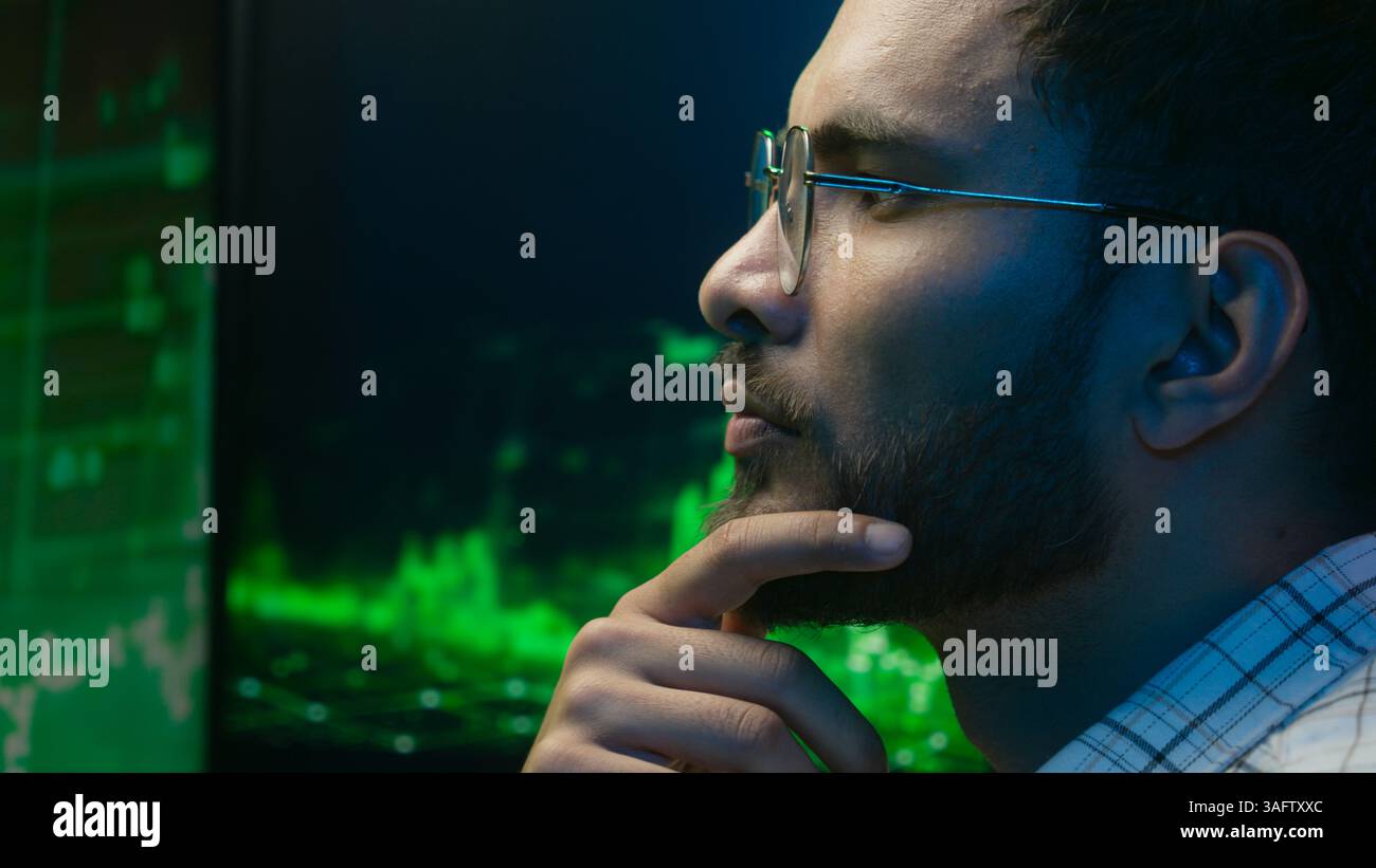 Arabian indian man programmer hi-res stock photography and images - Alamy