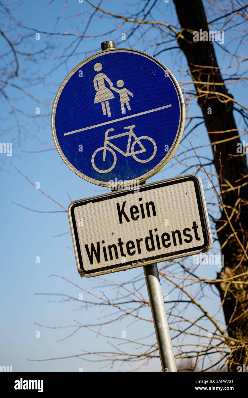 Hohenfelden , 030425 , Verkehrsschild Im Bild: Winterschild ...