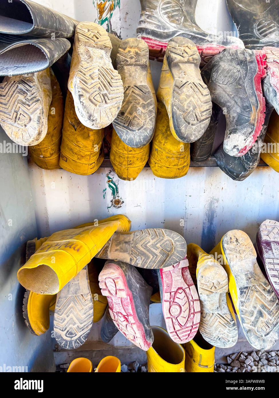 Worker boots, safety boots, laborer boots, miner boots, yellow ...
