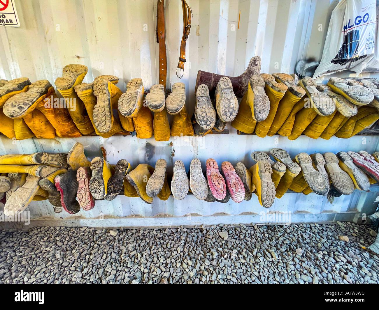 Worker boots, safety boots, laborer boots, miner boots, yellow ...