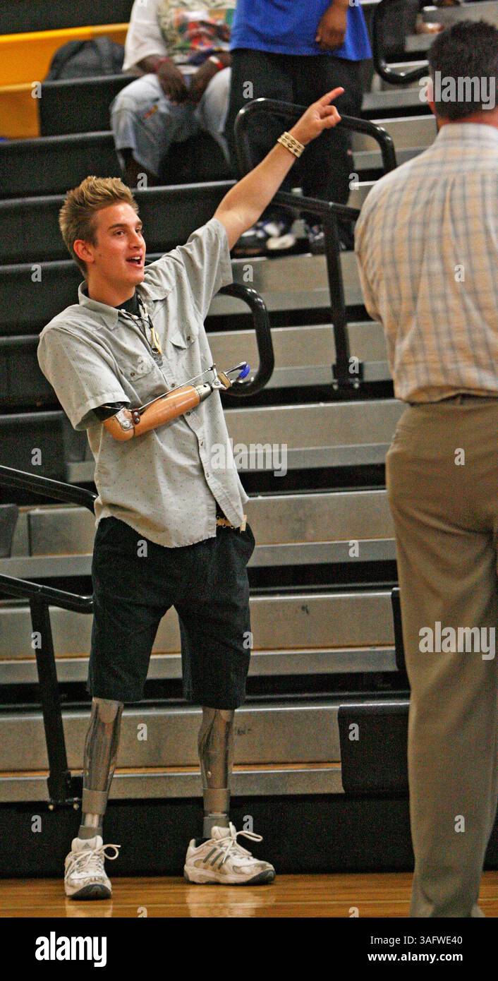 CAPTION: (New Port Richey 11/15/2006) (photo 1) Cameron Clapp, (cq), 20 ...