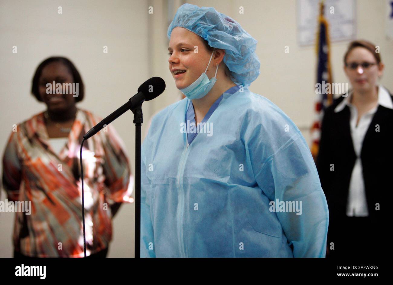 CAPTION: 2/22/2007, Dade City) ..Heather Fudge introduces herself as ...