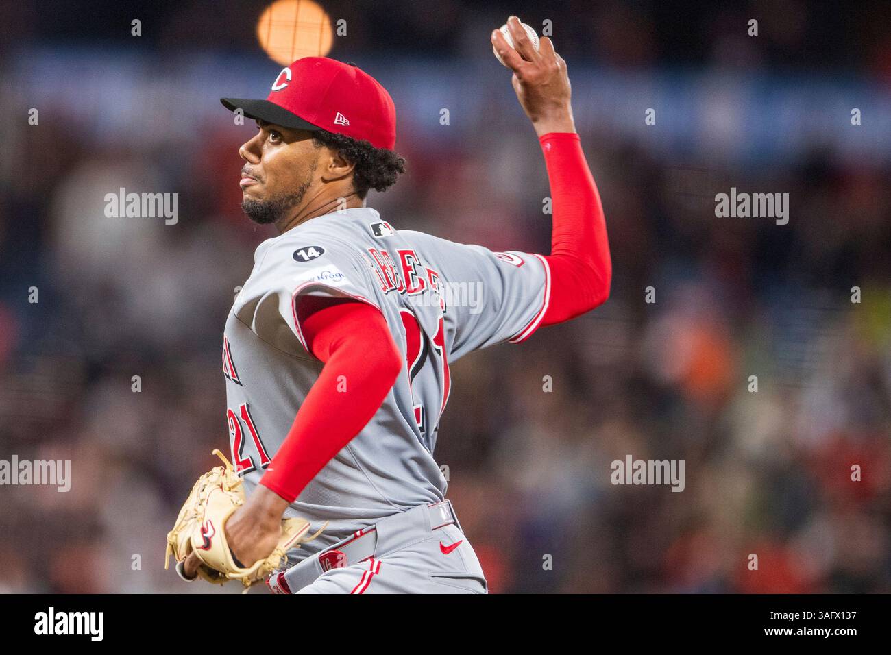 Cincinnati Reds pitcher Hunter Greene (21) during a baseball game ...