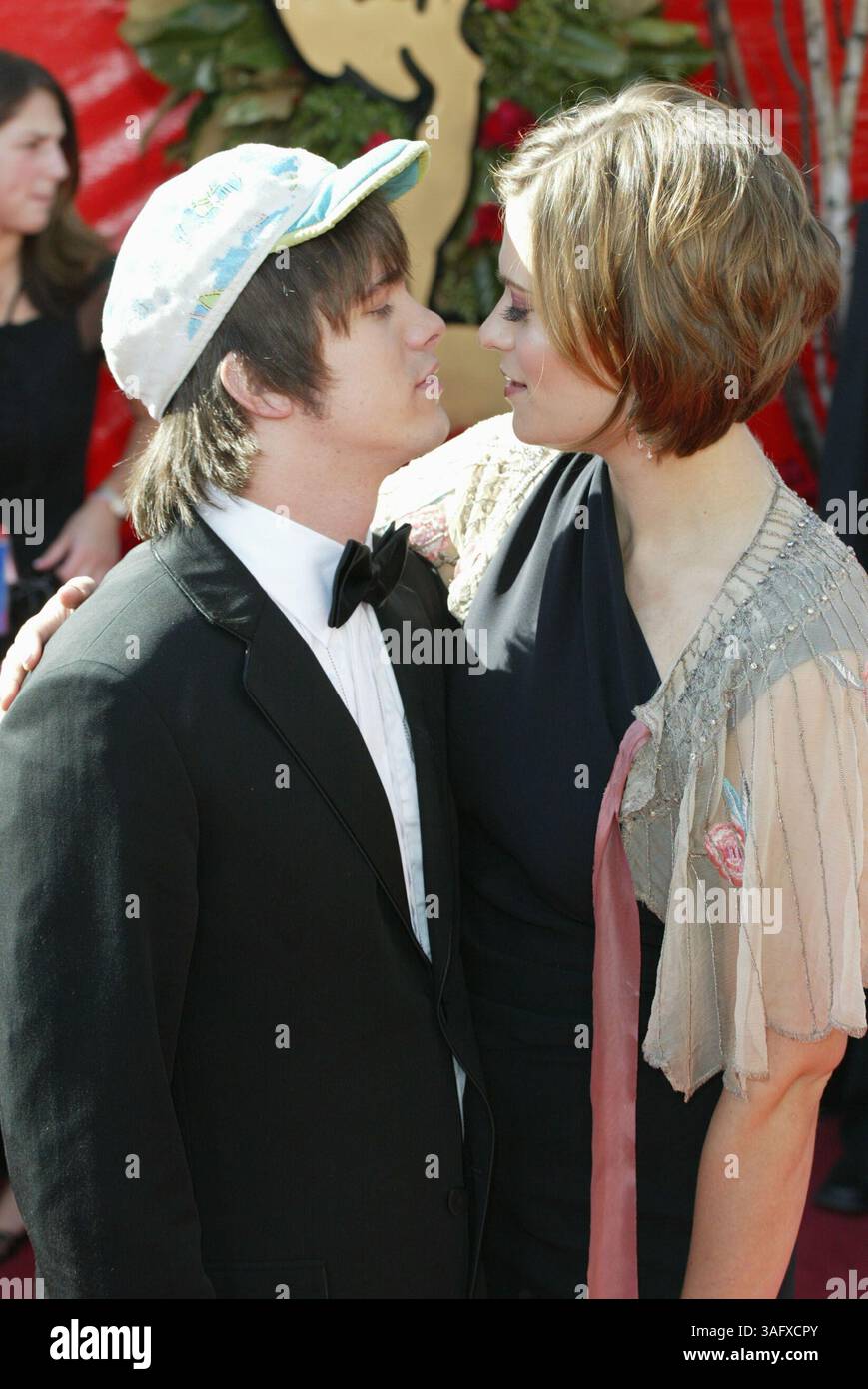 Sep 19, 2004; Los Angeles, CA, USA; EMMYS 2004: Actor JASON RITTER and ...