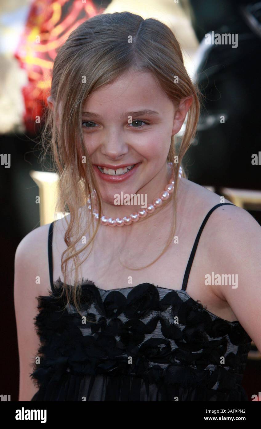 Chloe grace moretz hellboy golden hi-res stock photography and images ...