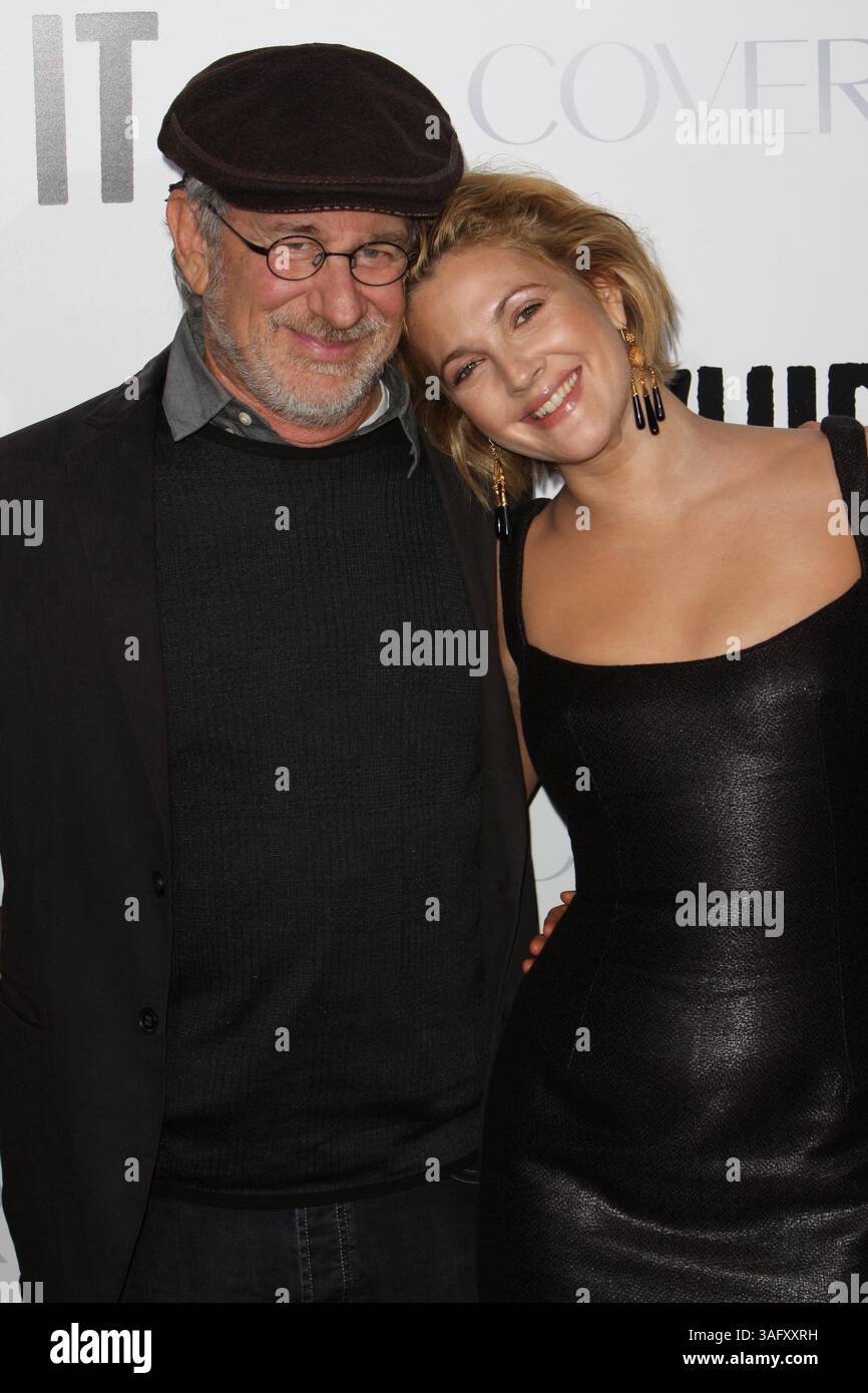 Steven spielberg drew barrymore whip hi-res stock photography and ...