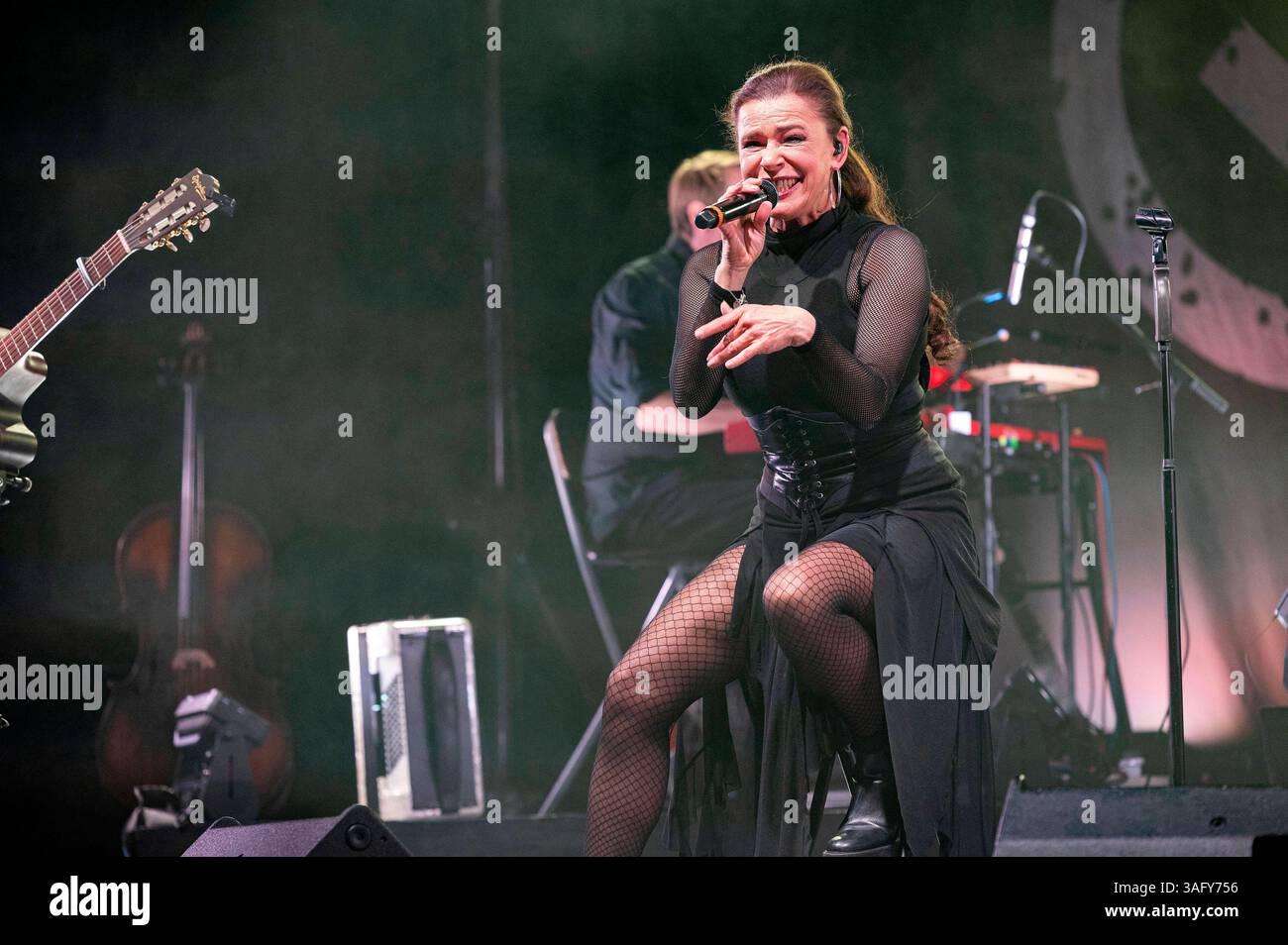 Julia Neigel mit Silly live bei einem Konzert der SILLY ...