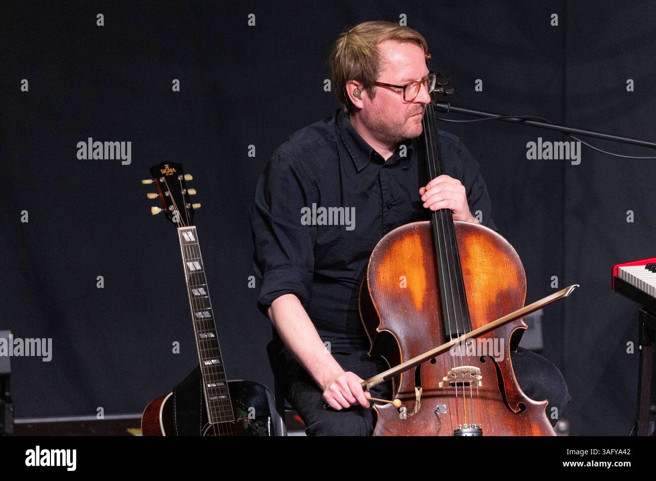 Daniel Hassbecker von Silly live bei einem Konzert der SILLY ...