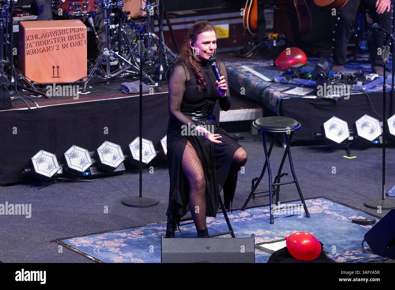 Julia Neigel mit Silly live bei einem Konzert der SILLY ...