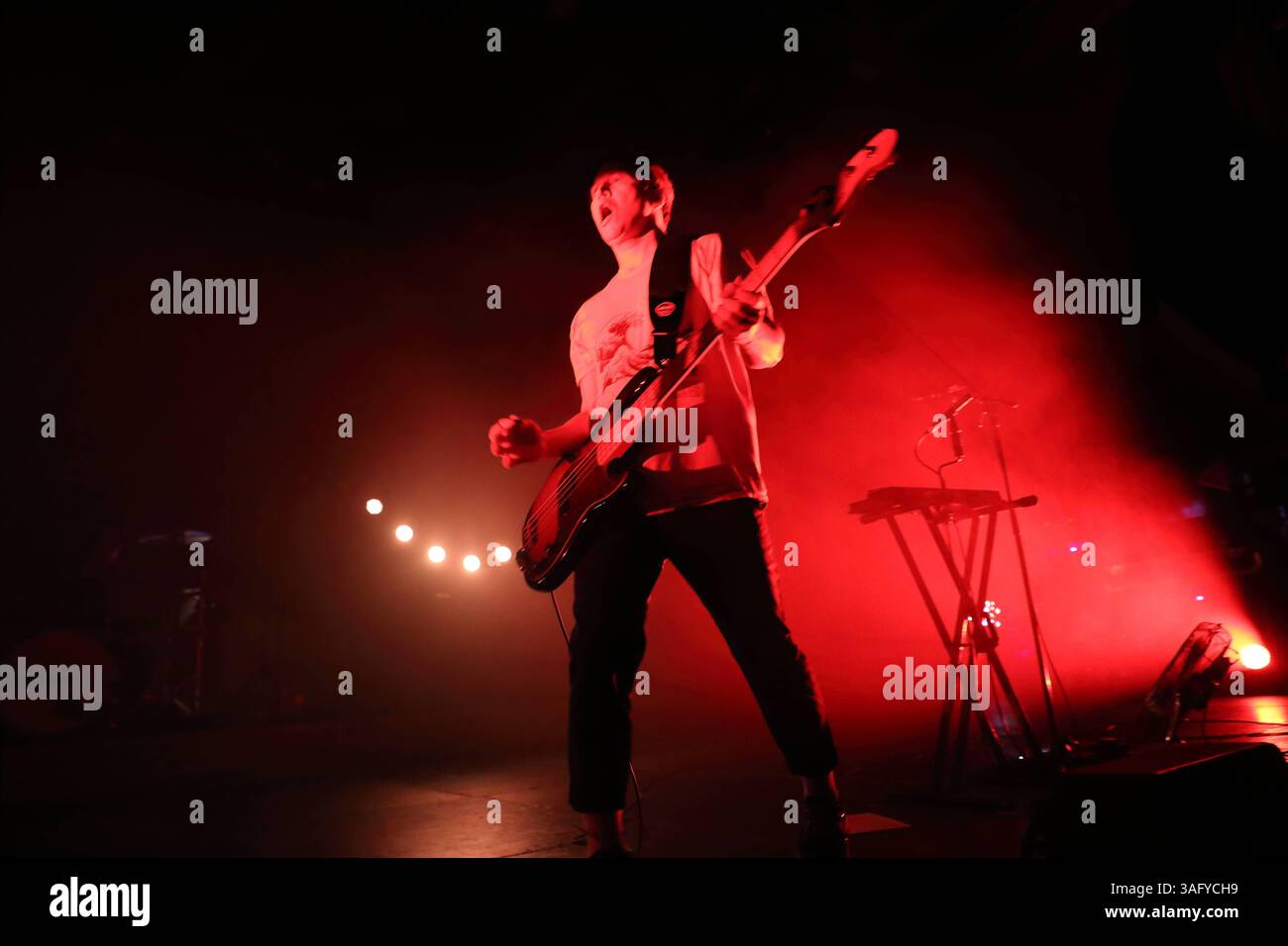 Tord Overland Knudsen von der Band The Wombats bei einem Konzert in der ...
