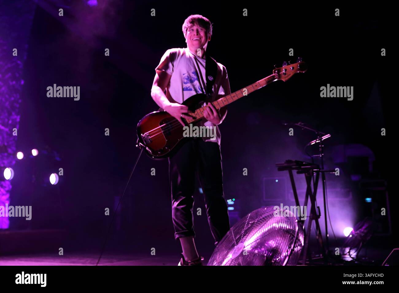 Tord Overland Knudsen von der Band The Wombats bei einem Konzert in der ...