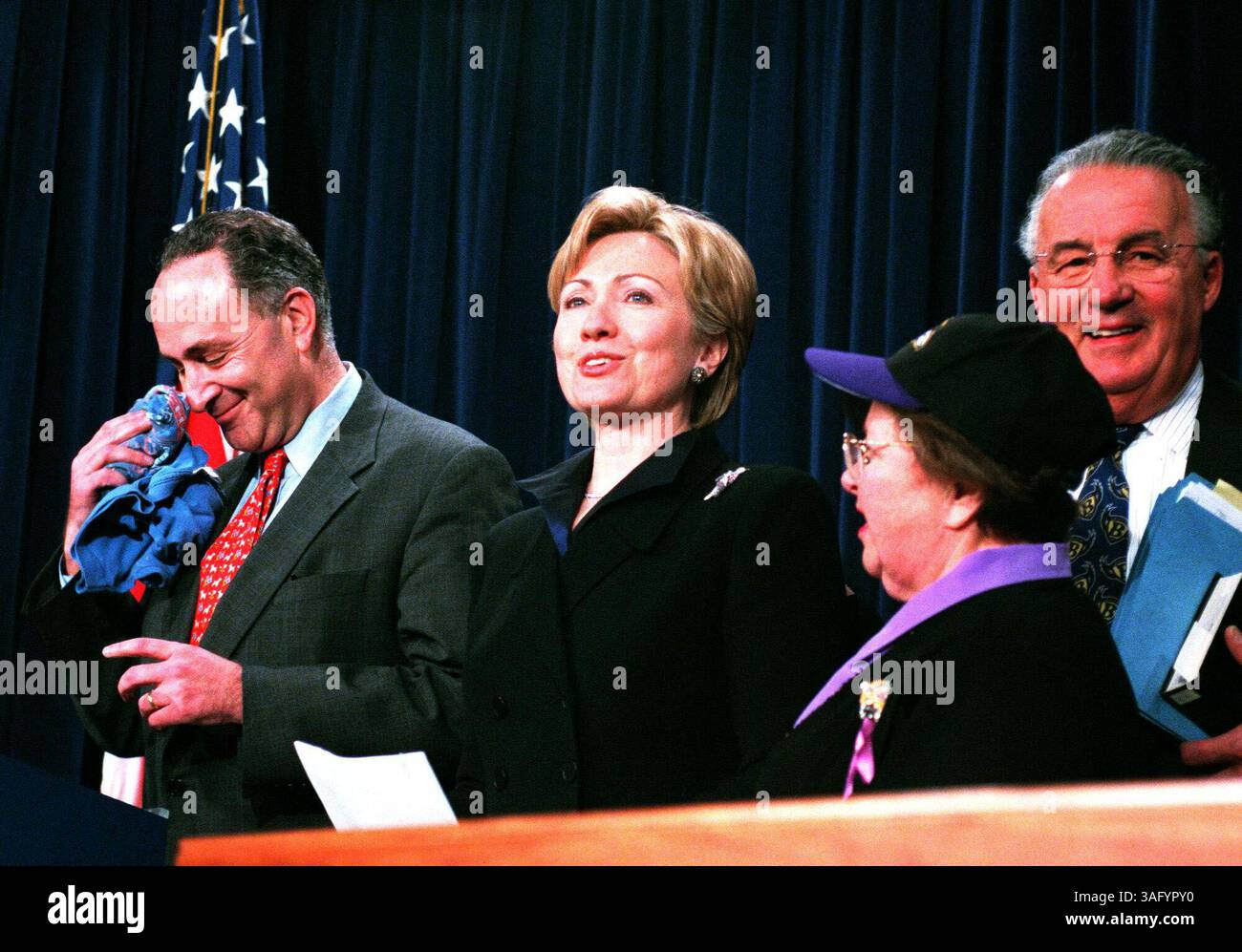 Barbara mikulski hillary clinton hi-res stock photography and images ...