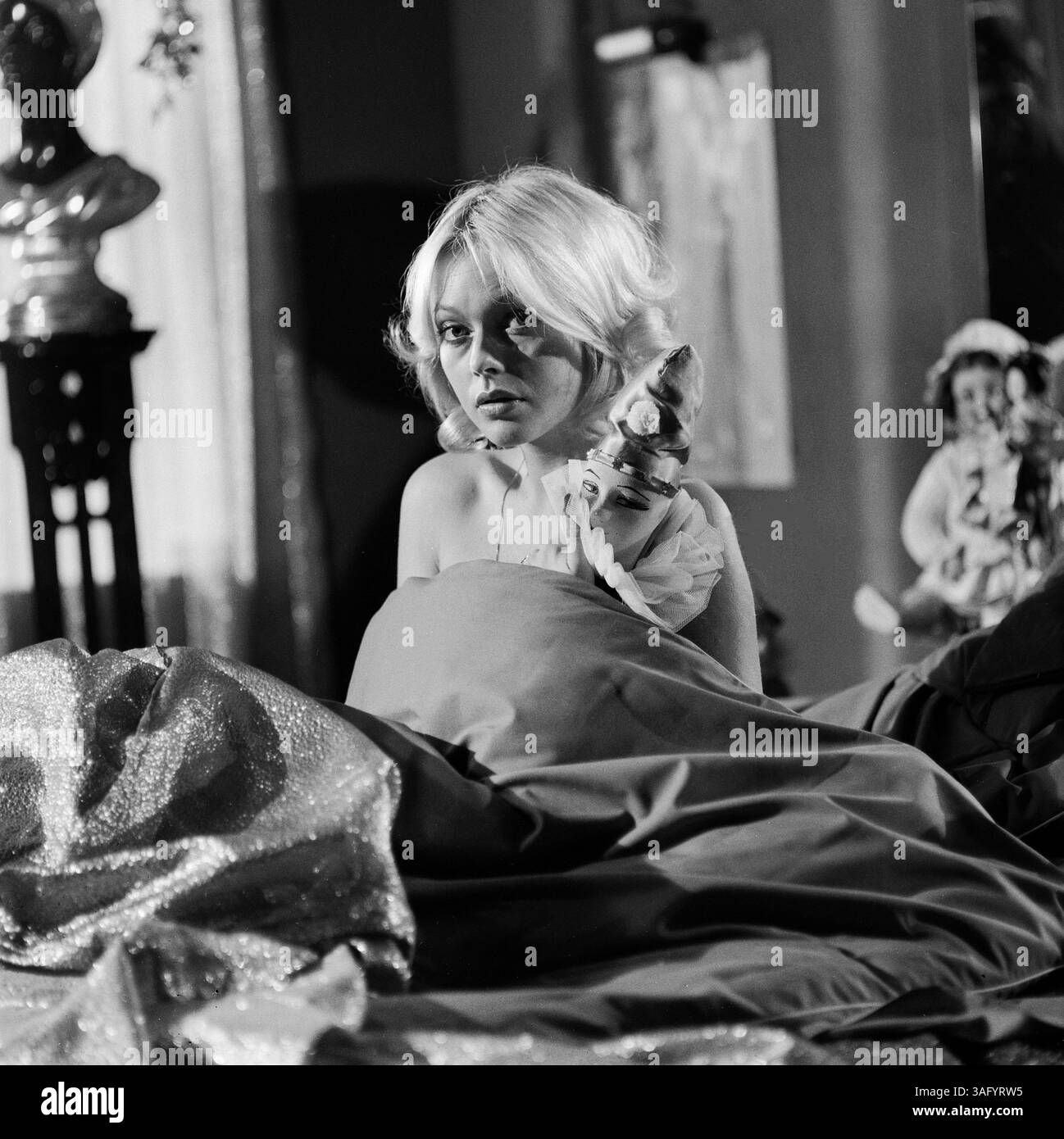 Frauenstation, Spielfilm, Deutschland 1975, Regie: Rolf Thiele ...