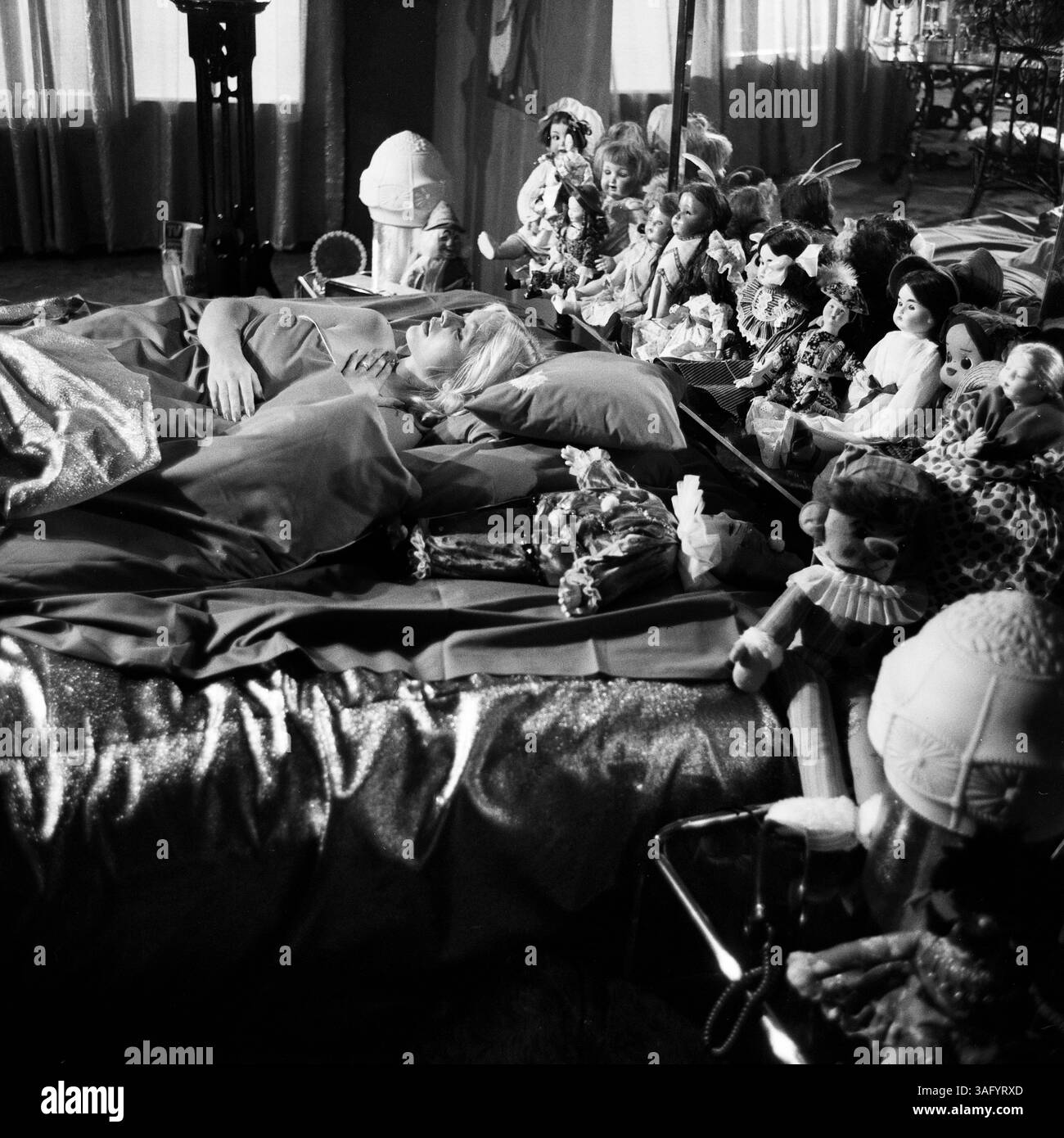 Frauenstation, Spielfilm, Deutschland 1975, Regie: Rolf Thiele ...