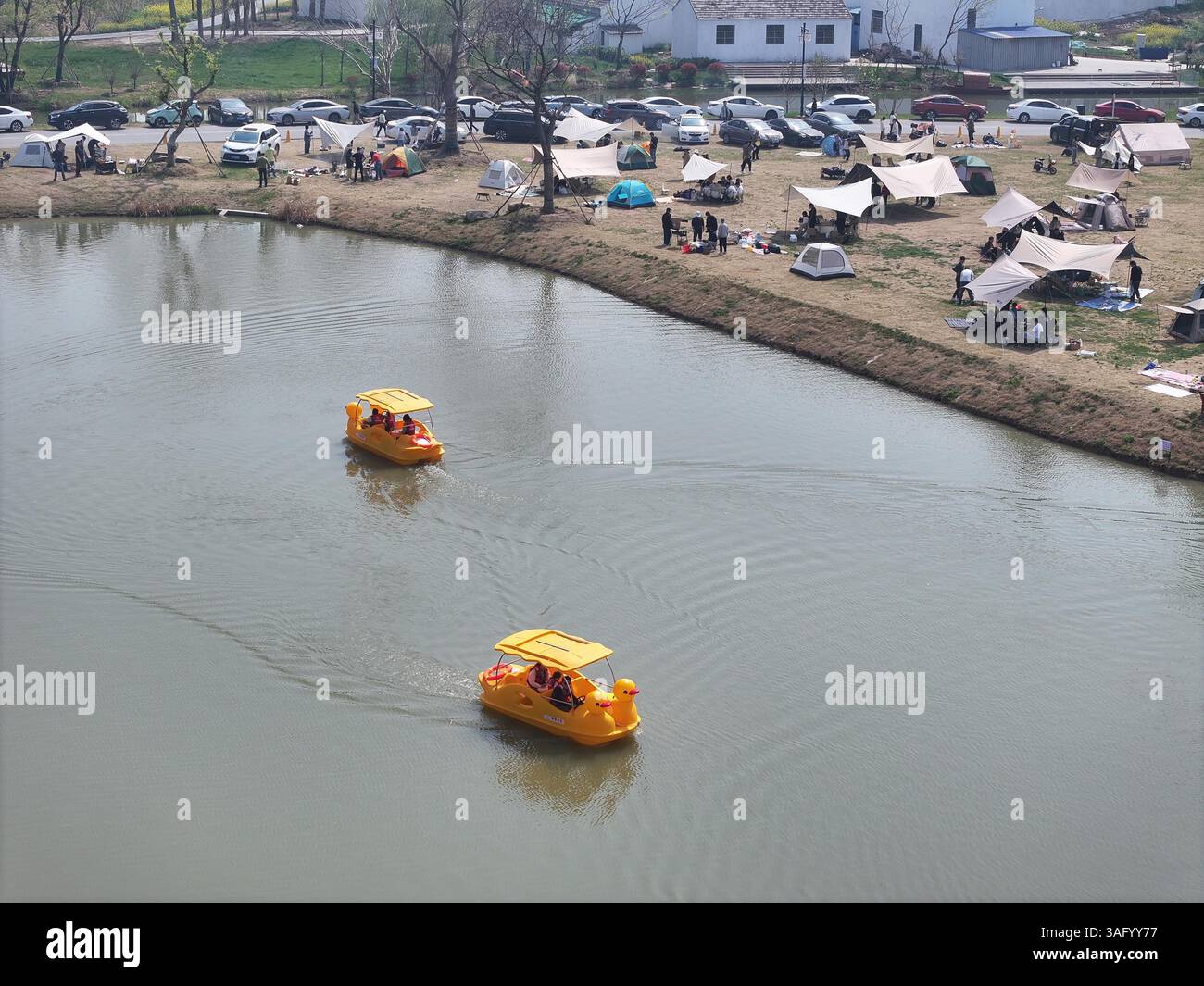 People enjoy spring time outdoors in Yangzhou City, east China's ...