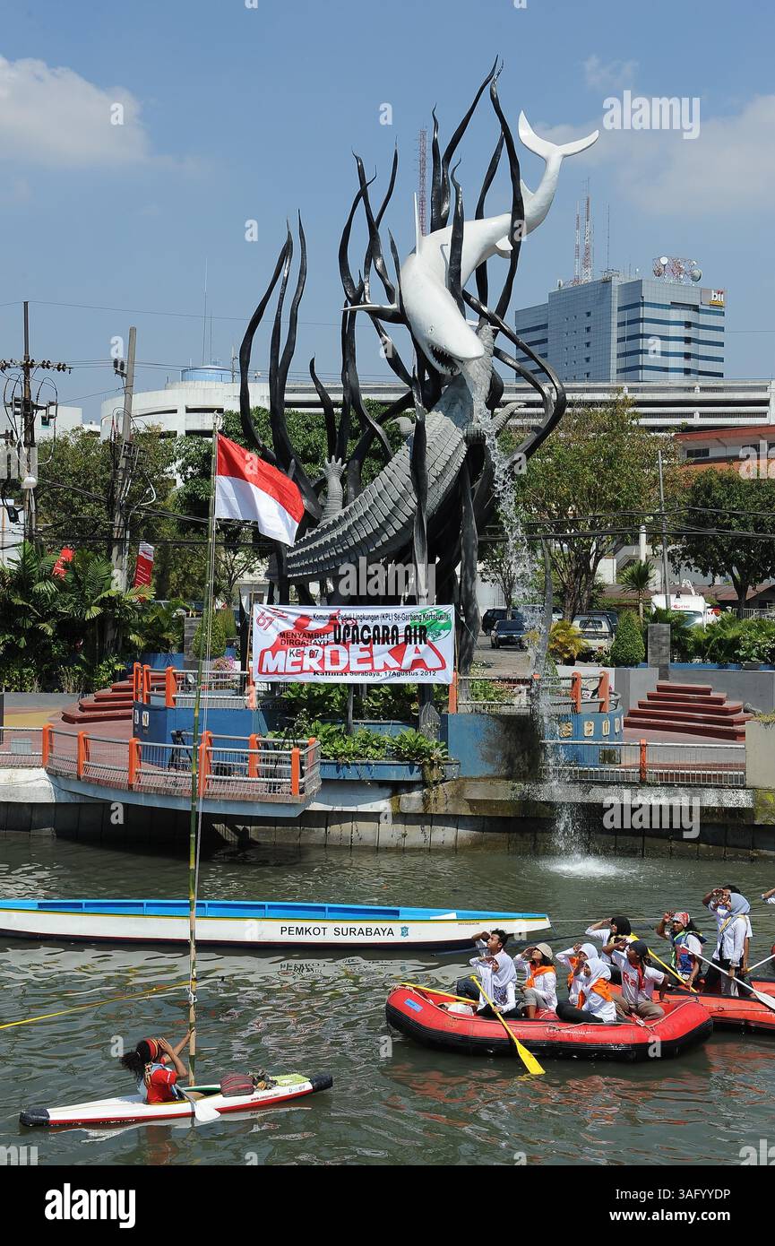 Aug. 17, 2012 - Surabaya, East Java, Indonesia - Hundreds of ...
