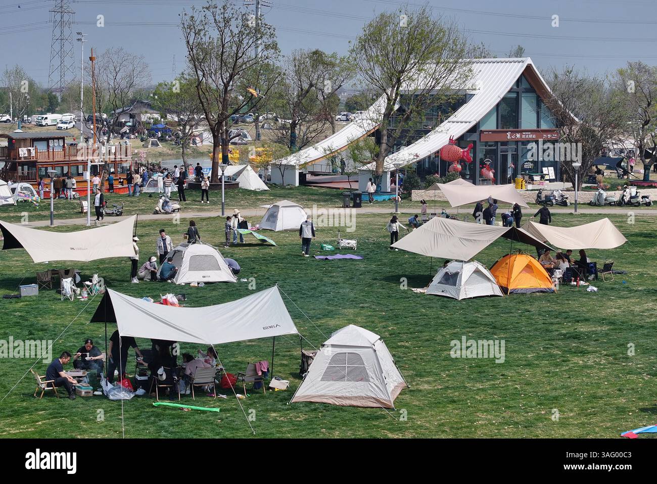 People enjoy spring time outdoors in Yangzhou City, east China's ...