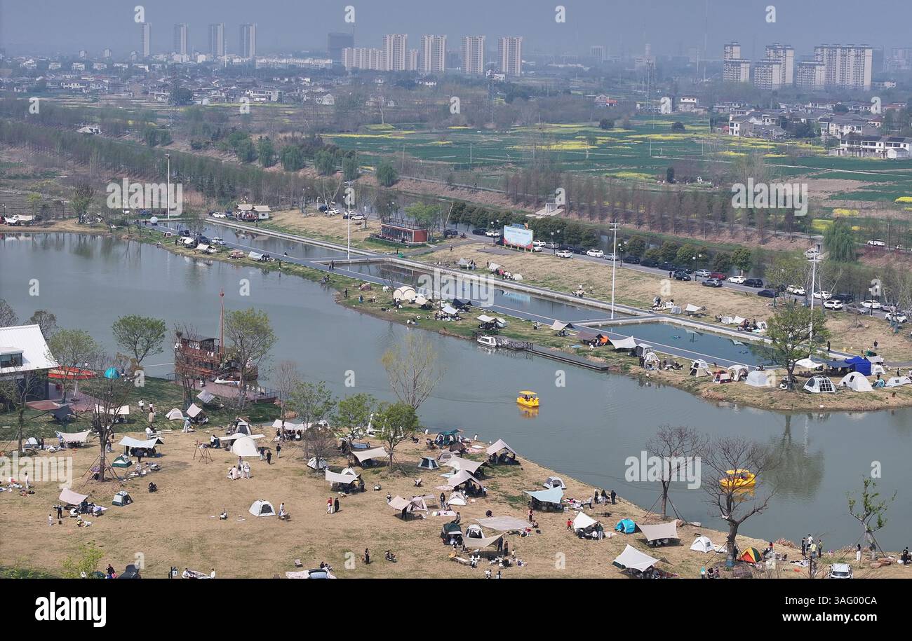 People enjoy spring time outdoors in Yangzhou City, east China's ...