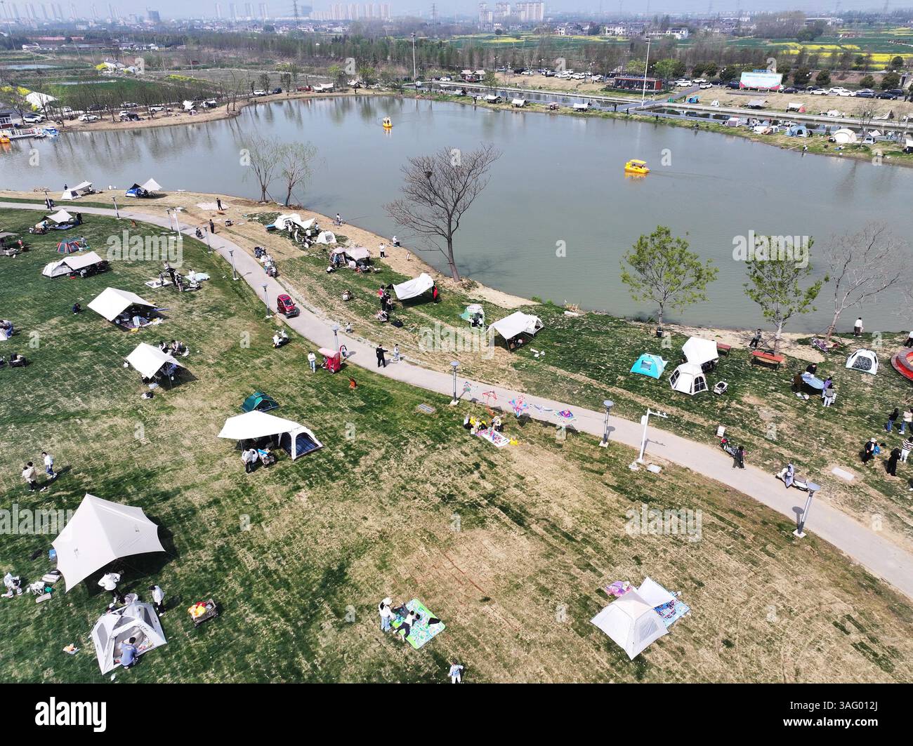 People enjoy spring time outdoors in Yangzhou City, east China's ...