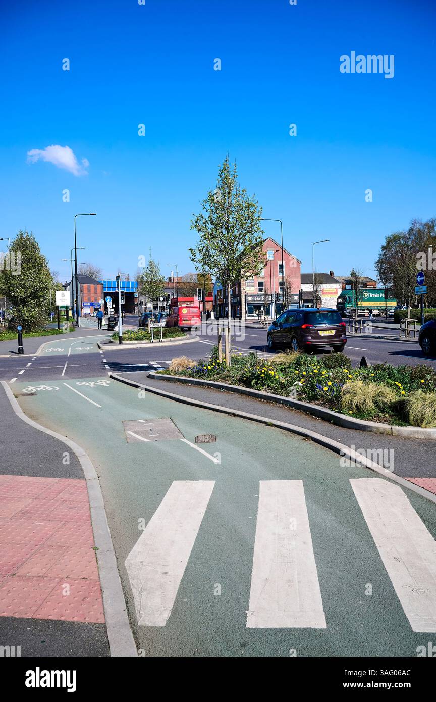 Road markings parallel hi-res stock photography and images - Alamy