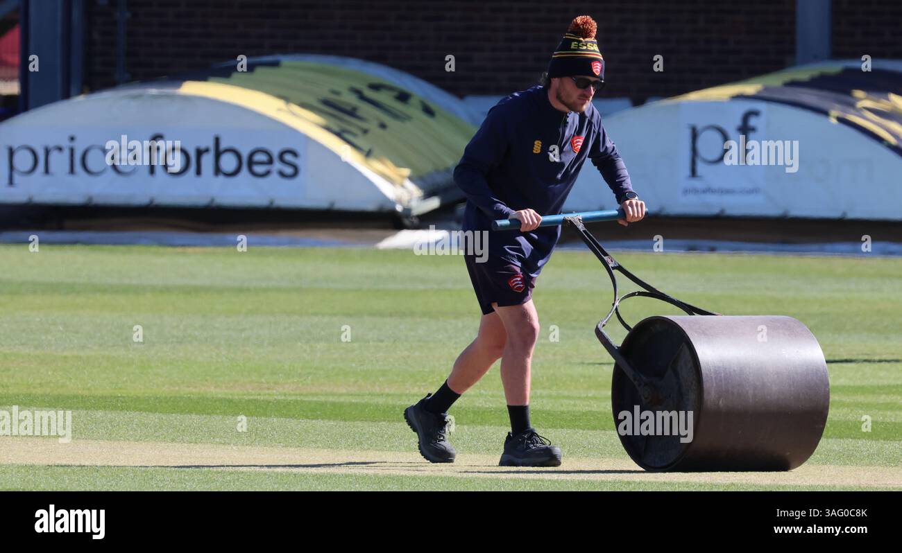 Chelmsford, UK. 07th Apr, 2025. CHELMSFORD, ENGLAND - Groundsman ...