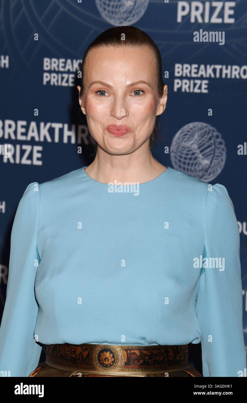 SANTA MONICA, CALIFORNIA - APRIL 05: Julia Milner attends the 11th ...