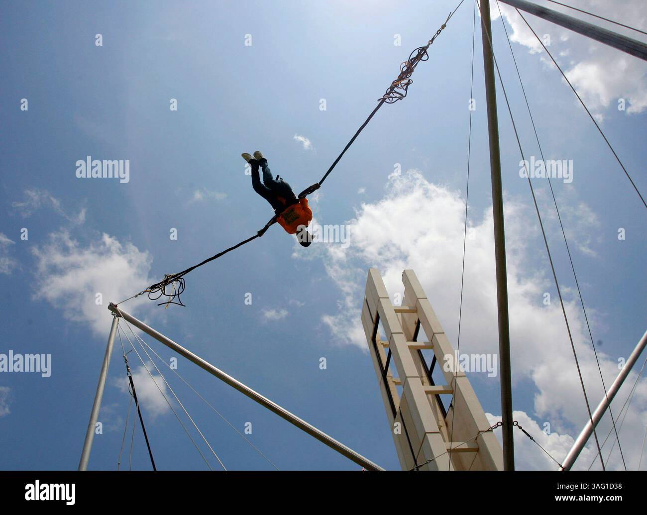1- CAPTION: (ST. PETE 06/21/07).Danielle Gilliard (cq), 15, a sophomore ...