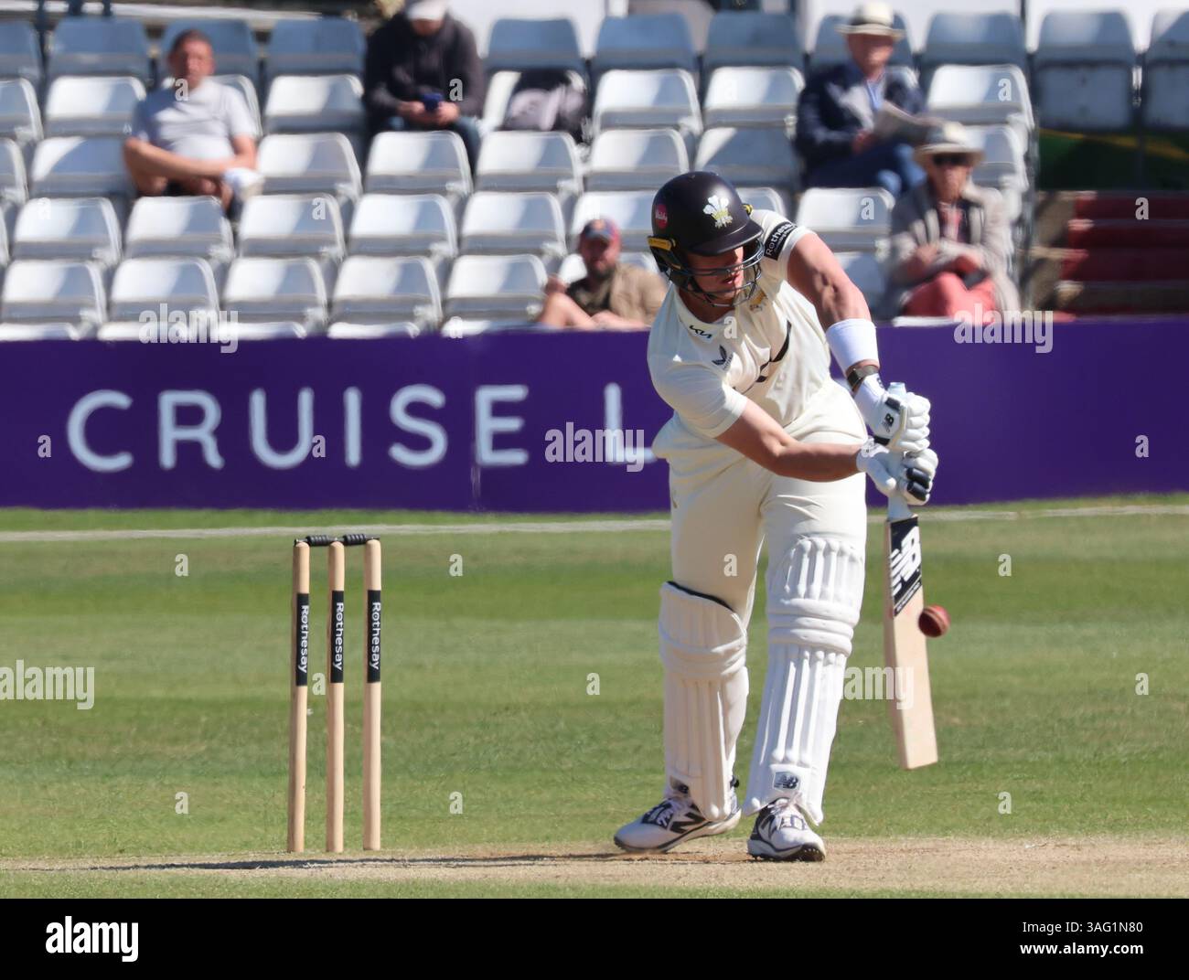 CHELMSFORD, ENGLAND - Jamie Smith of Surrey CCC in actionduring ...