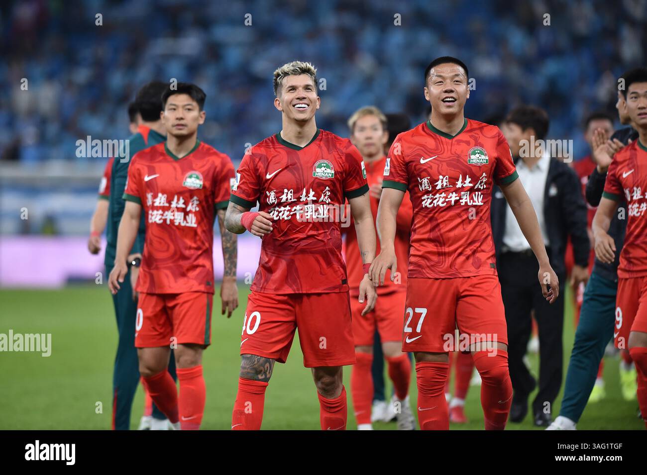 Henan Jiuzu Dukang Football Club defeated Shenzhen Peng City Football ...