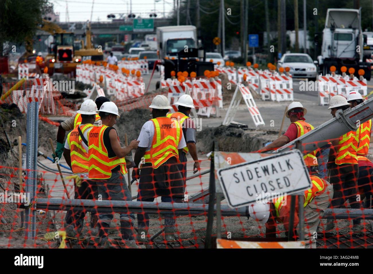 1 of 1.CAPTION (TAMPA - 01/30/07): (1) Construction on improving Gandy ...