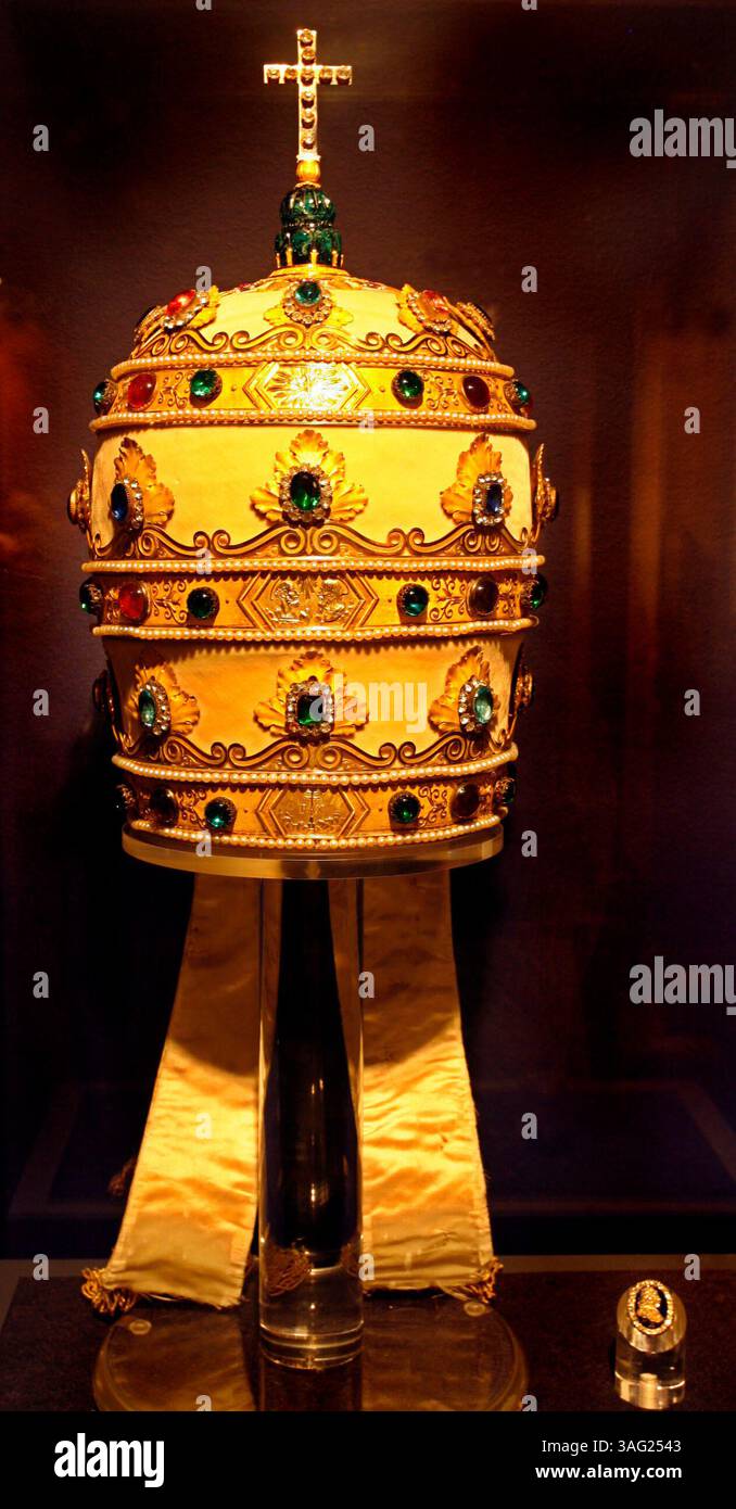 STORY SUMMARY : 02/05/2008 VATICAN SPLENDORS 6. Center- Tiara of Pope ...