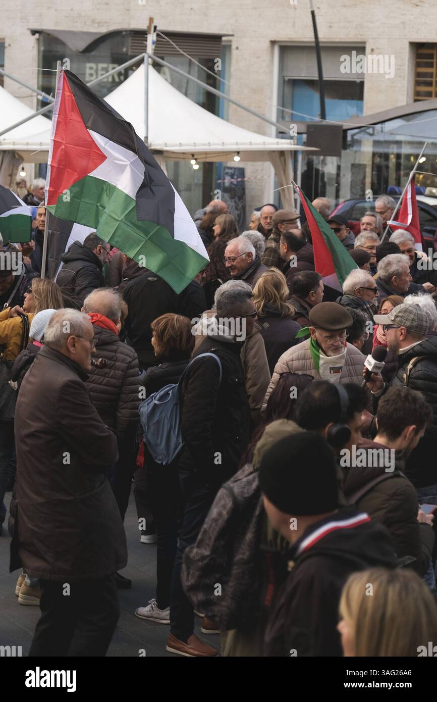 News - Sit-in in Naples for Gaza: Solidarity with the Palestinian ...