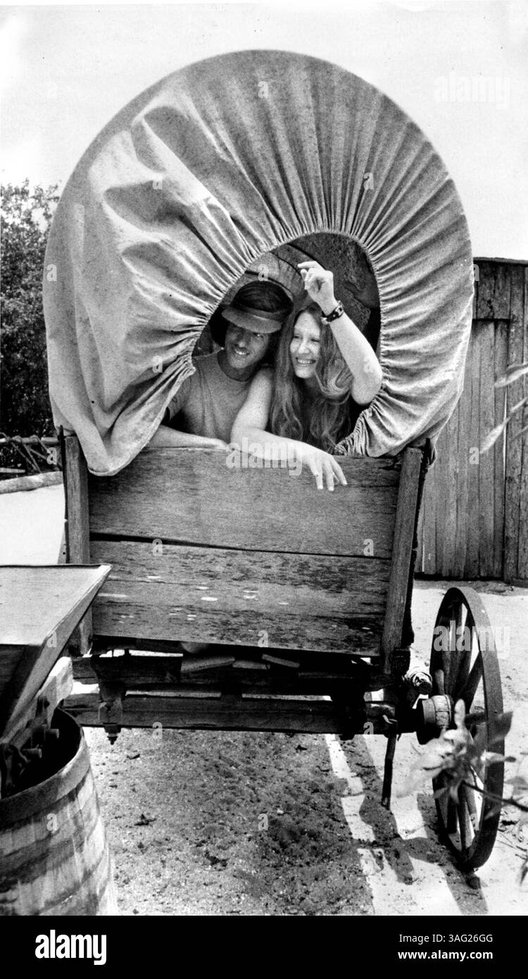 Best flea markets Black and White Stock Photos & Images - Alamy