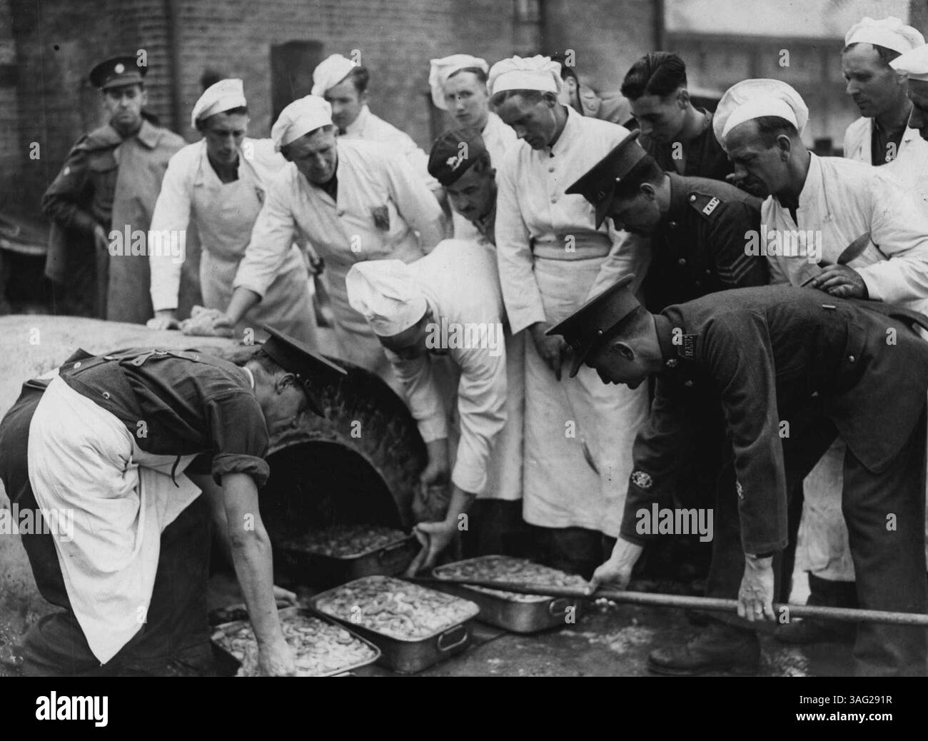 Training The Army's Cooks - Pictures just taken during the training of ...