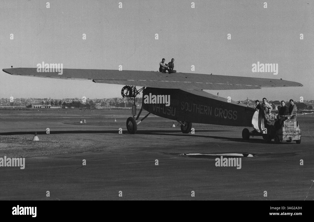 Aircraft - Southern Cross Aviation. January 01, 1952 Stock Photo - Alamy