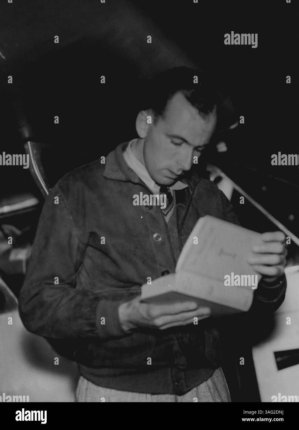 H. Broadbent. October 14, 1935 Stock Photo - Alamy