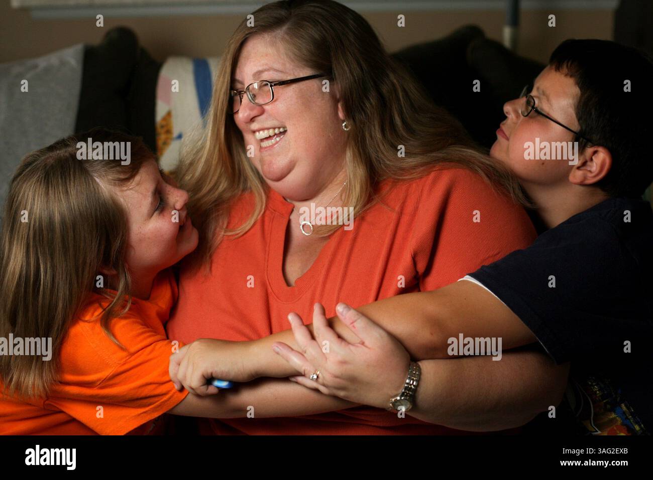 CAPTION: (05/08/2008 Dade City).Gabriella Slater (cq), 8, left, and her ...