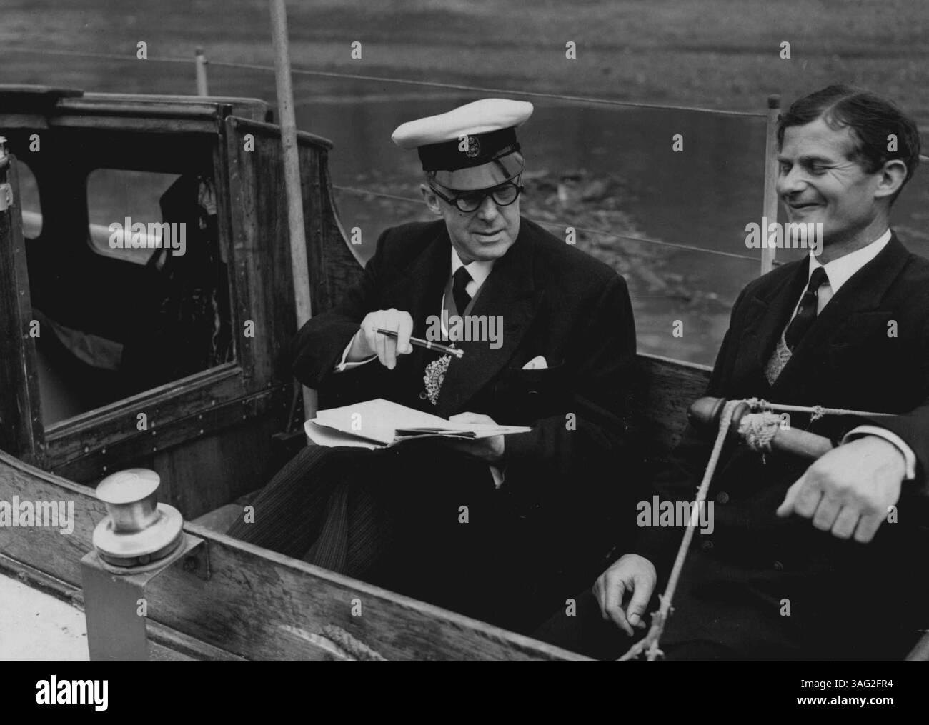 God-Speed To Racing Yacht Says Lord Mayor. Photo Shows:- Wearing a ...