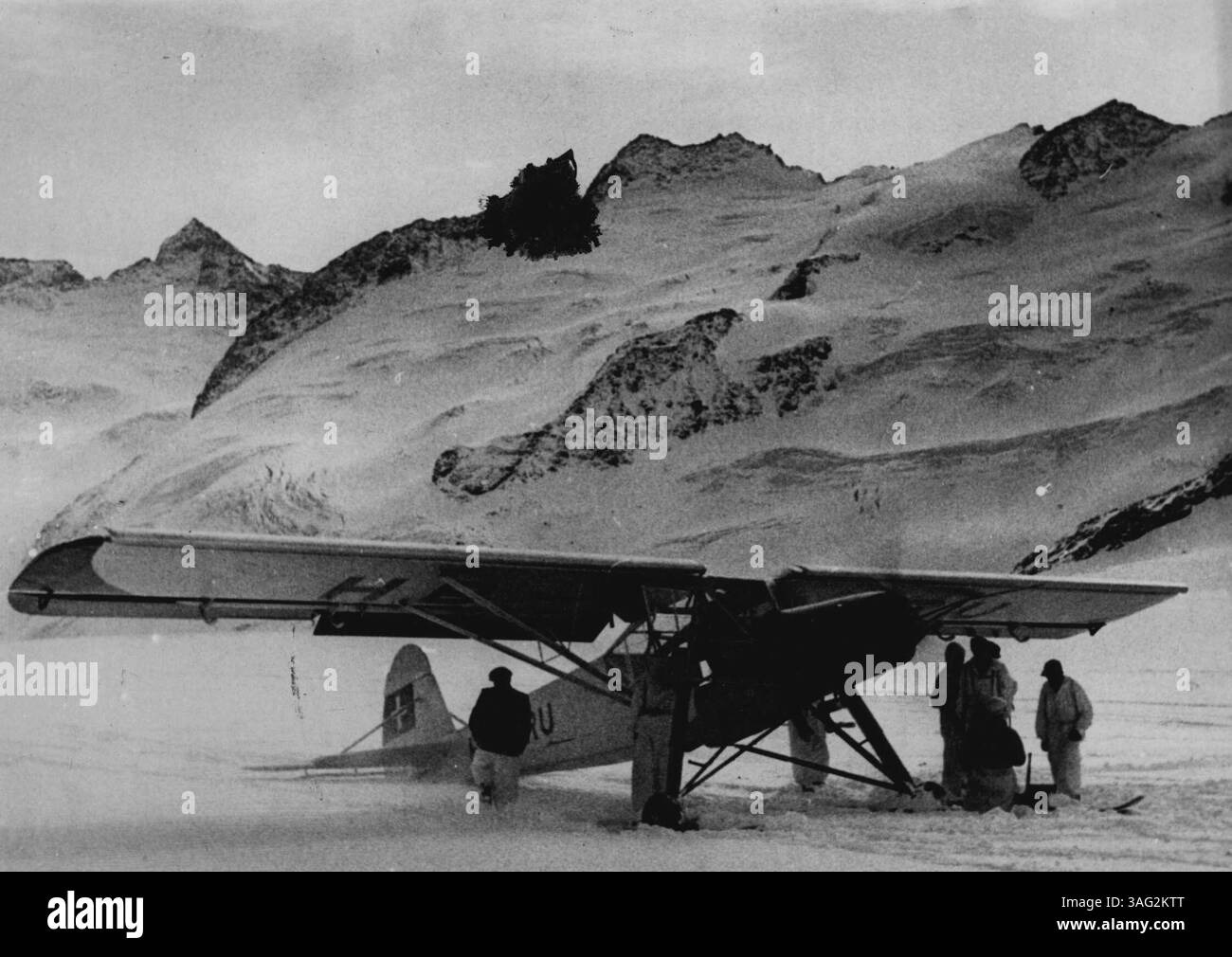 Rescue Plane Leaves Gauli Glacier -- One of the two slow-flying ...