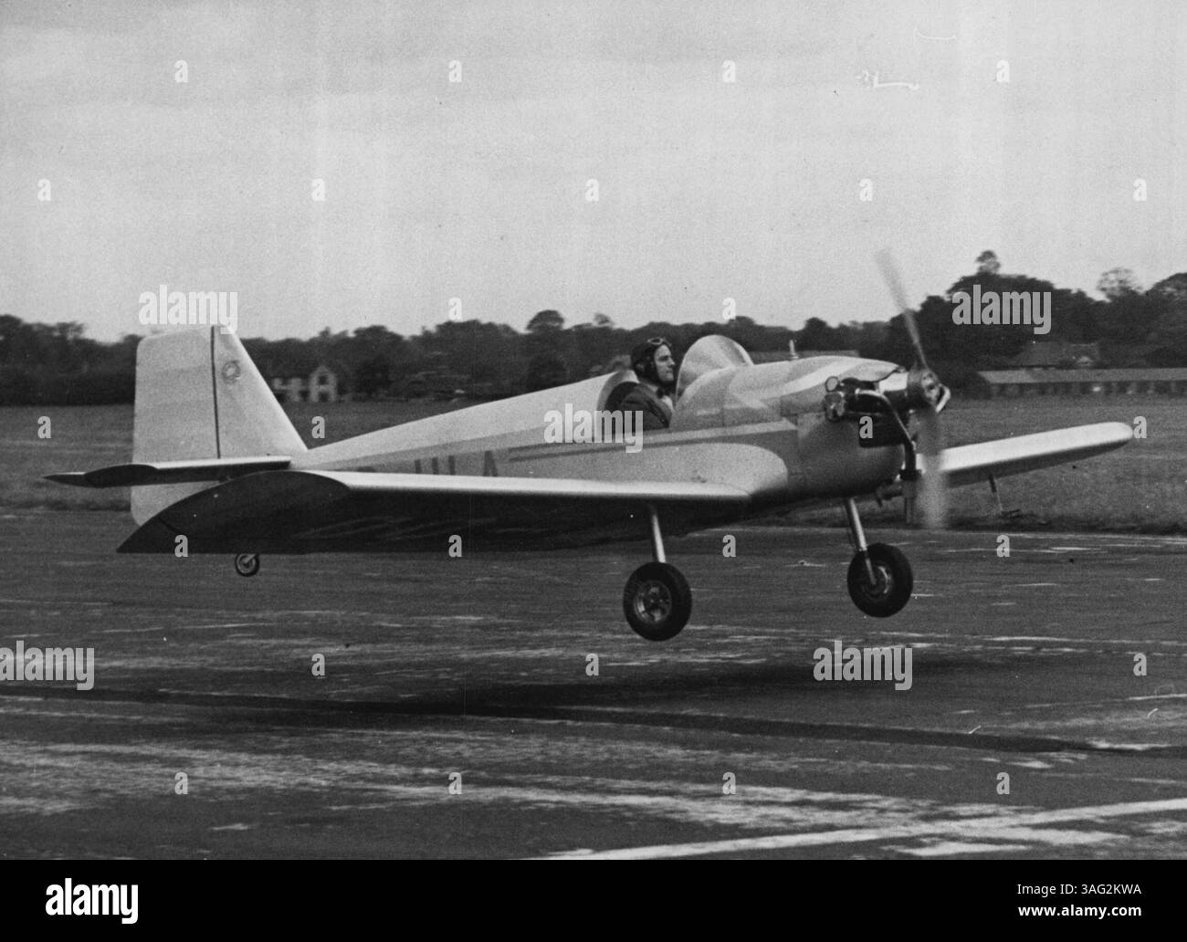 New "Motor Cycle Of The Air" Demonstrated 35 Miles To The Gallon Plane ...